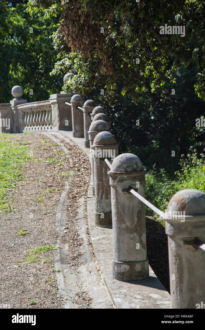 Small columns hi-res stock photography and images - Alamy