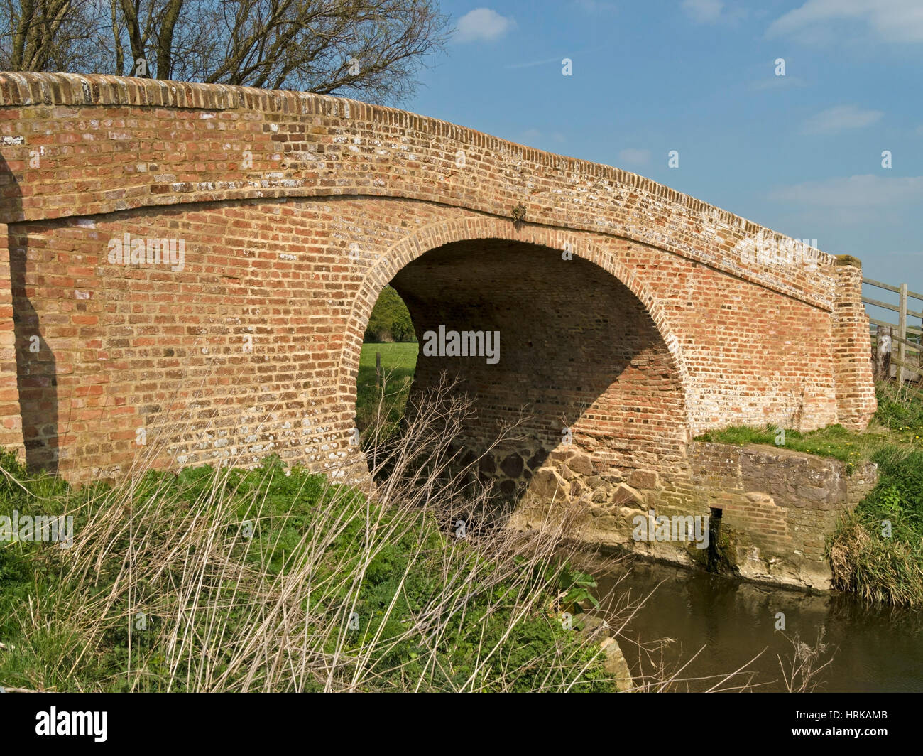Old Brick Bridge Uk Stock Photos & Old Brick Bridge Uk Stock Images - Alamy