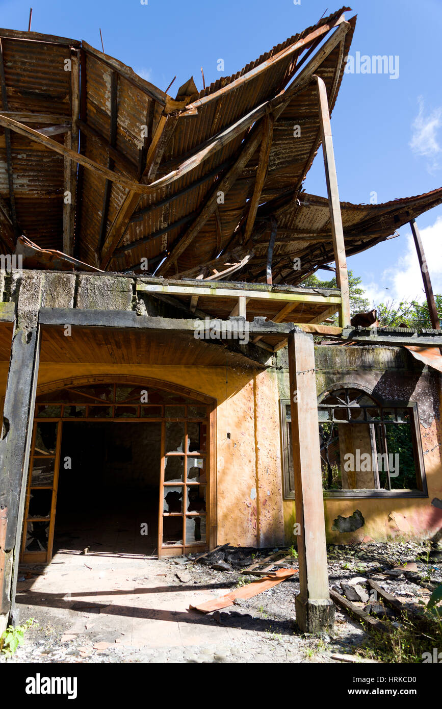 Burnt out pizzeria restaurant. Fire damaged property Stock Photo - Alamy