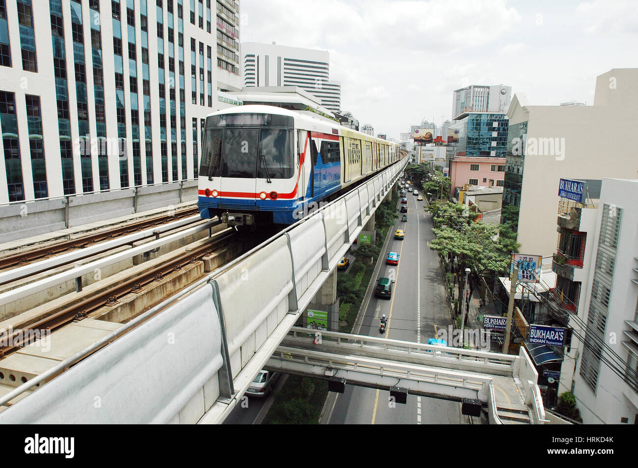 Skytrain on Sukumvit road in Bangkok, Thailand Stock Photo - Alamy