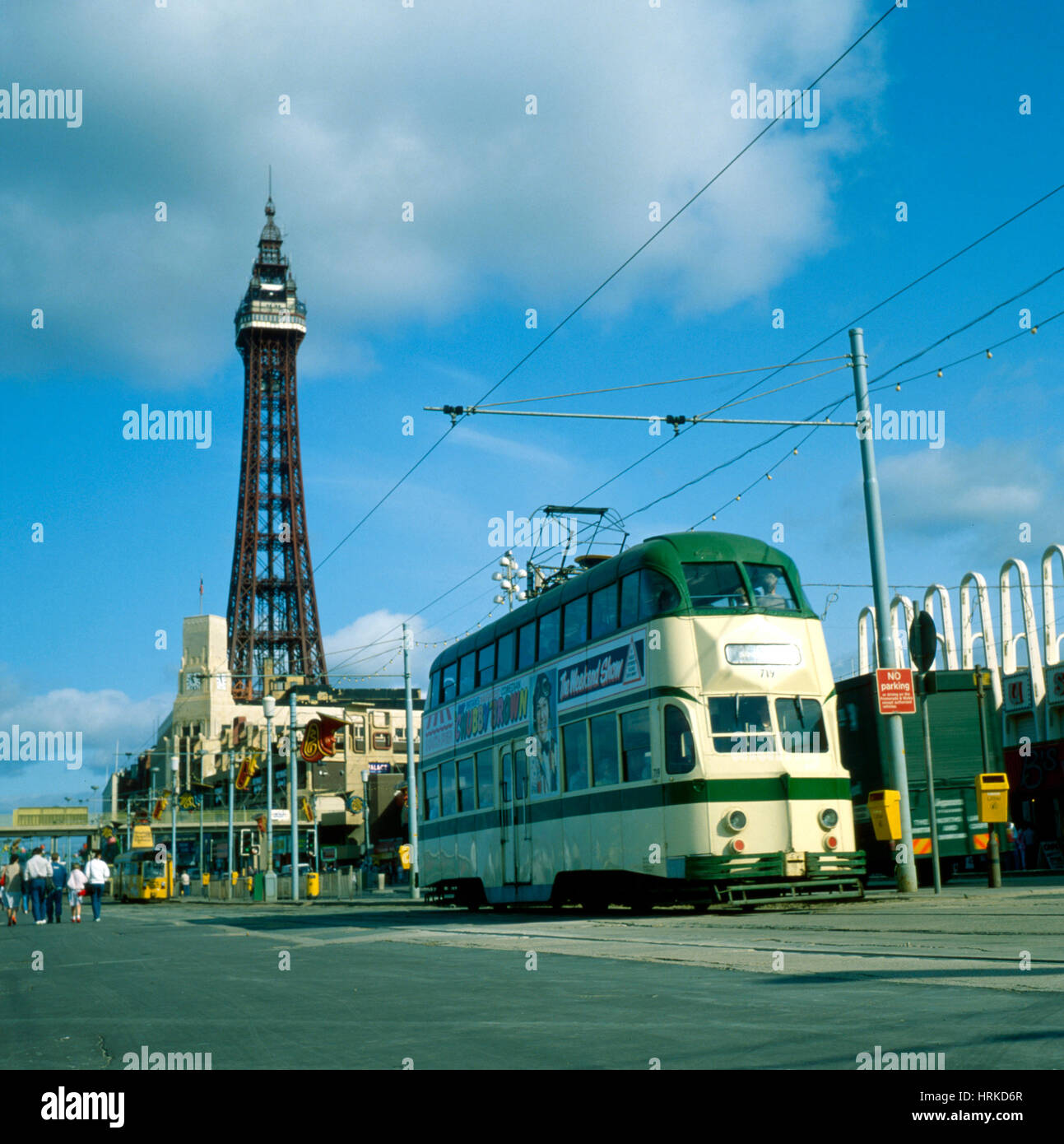 Traditional blackpool tram hi-res stock photography and images - Alamy