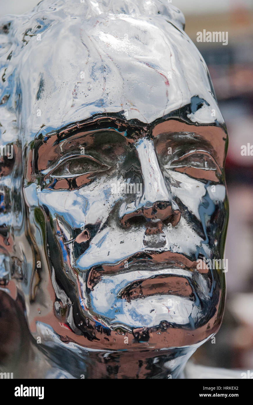 Silver metal statue sculpture hi-res stock photography and images - Alamy