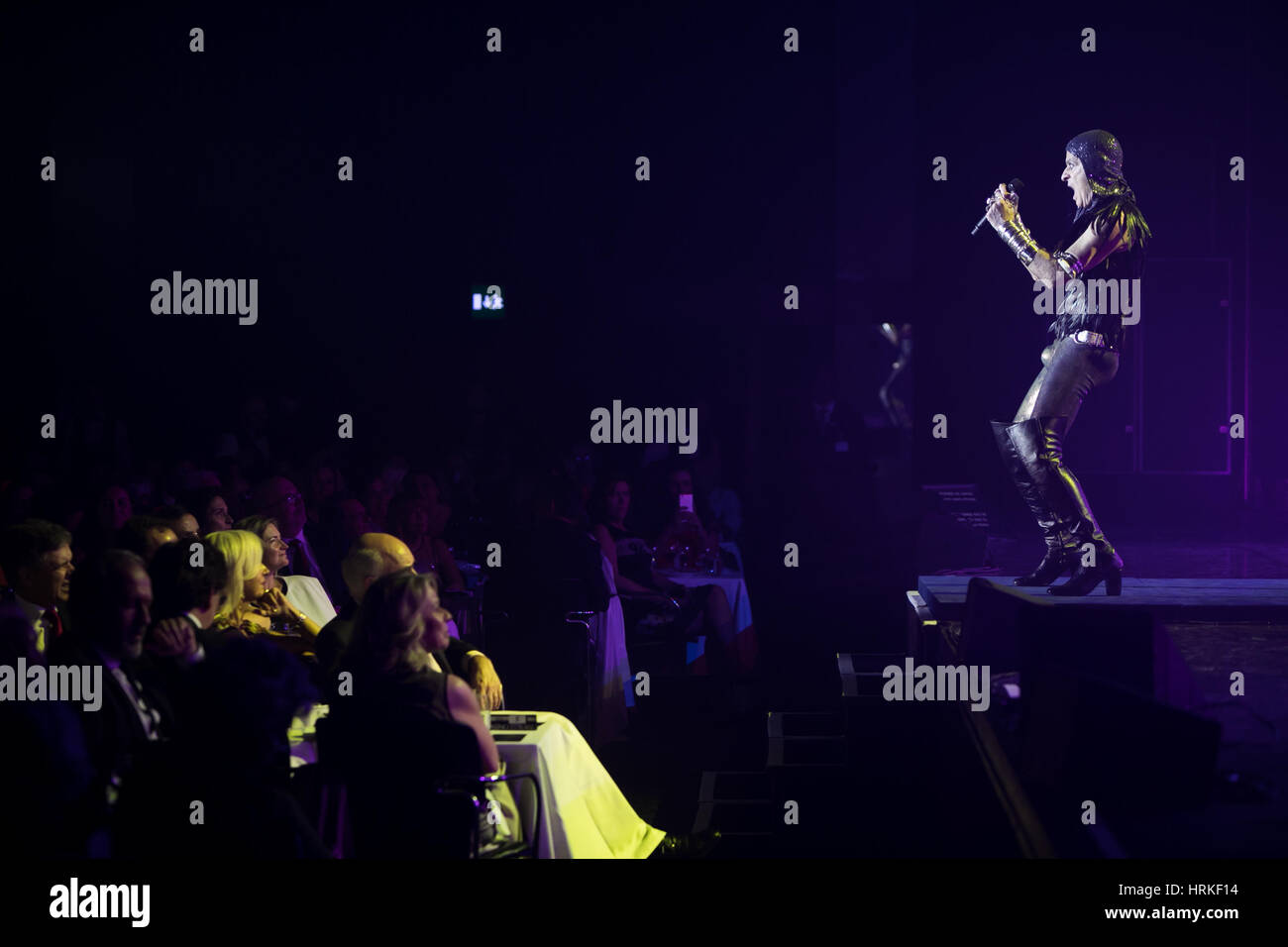 Singer ney hi-res stock photography and images - Alamy