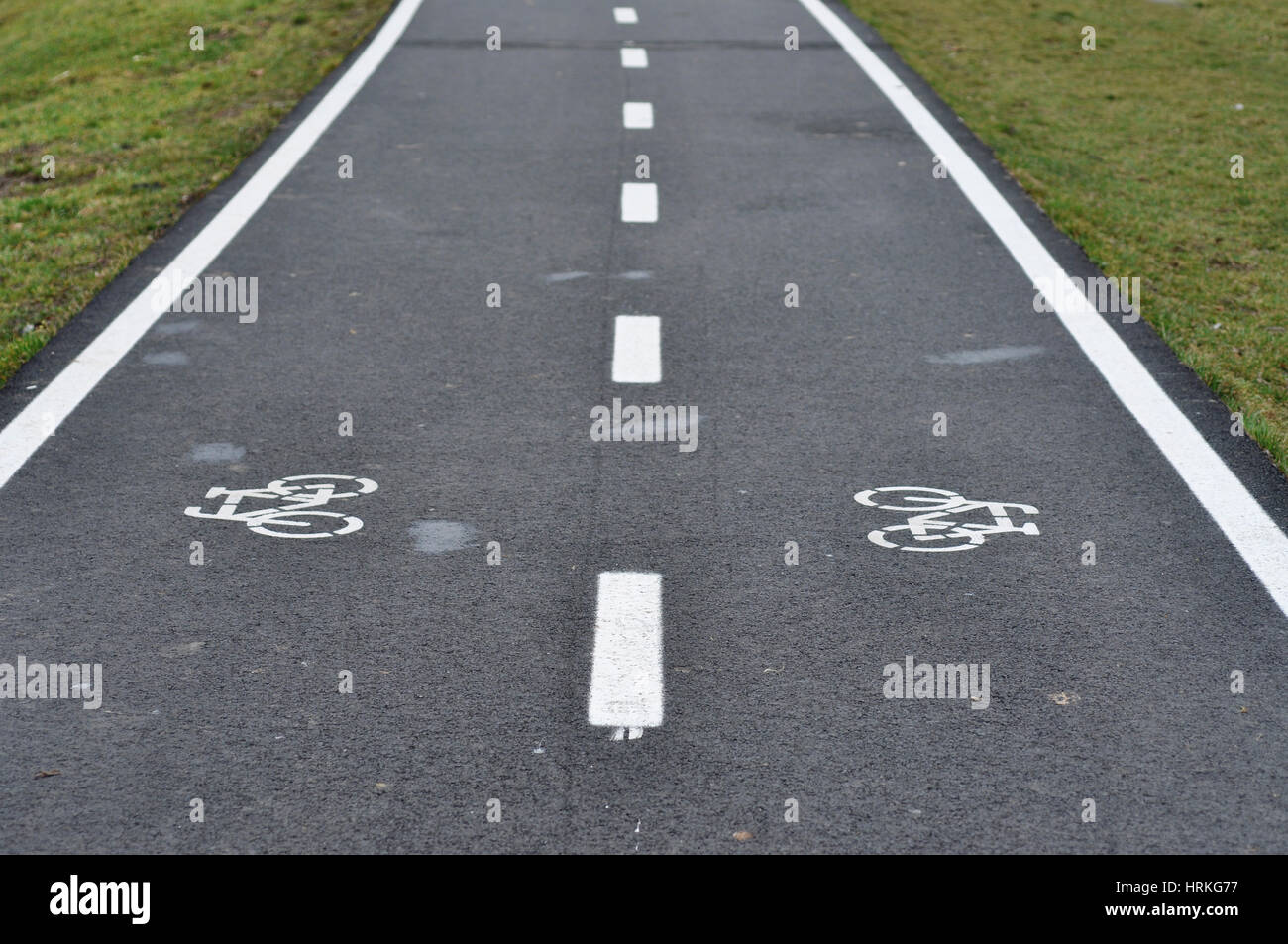 Bicycle road sign, bike lane Stock Photo - Alamy