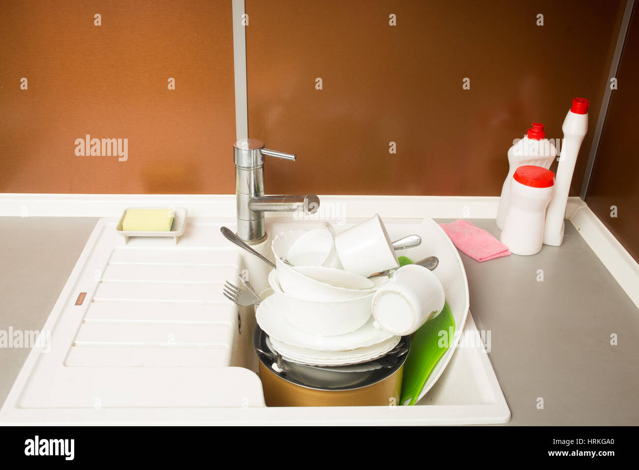 close up hands of Woman Washing Dishes in the kitchen Stock Photo - Alamy