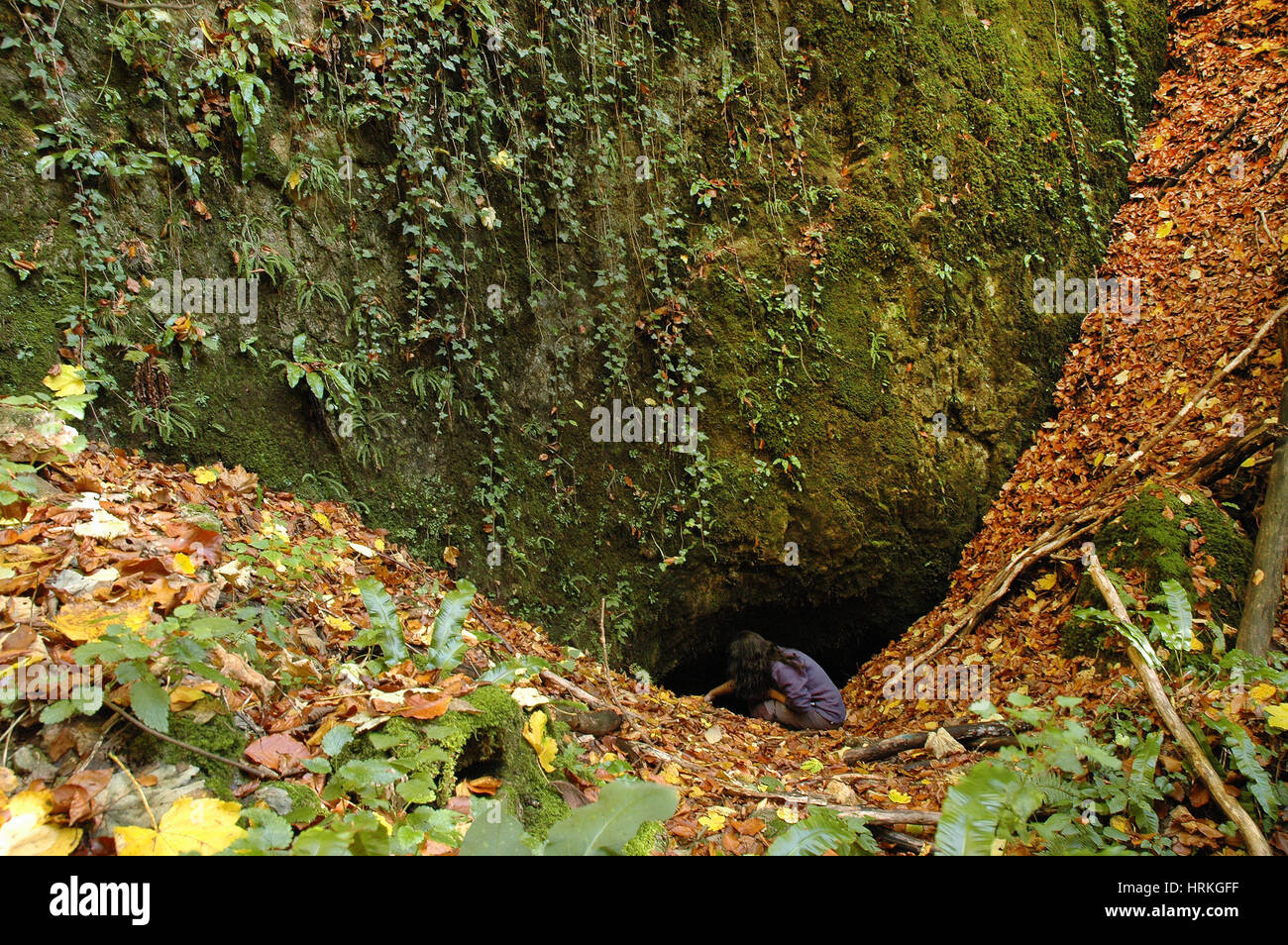 Mystery cave entrance hi-res stock photography and images - Alamy