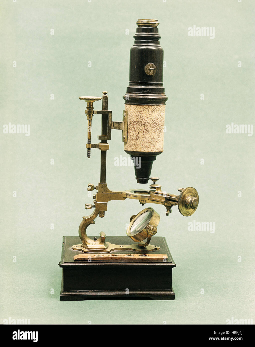 Old microscope hi-res stock photography and images - Alamy