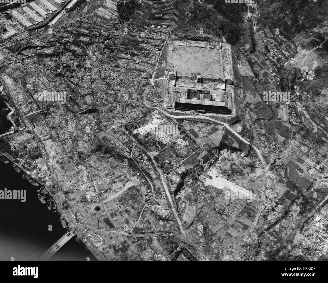Bombing nagasaki Black and White Stock Photos & Images - Alamy
