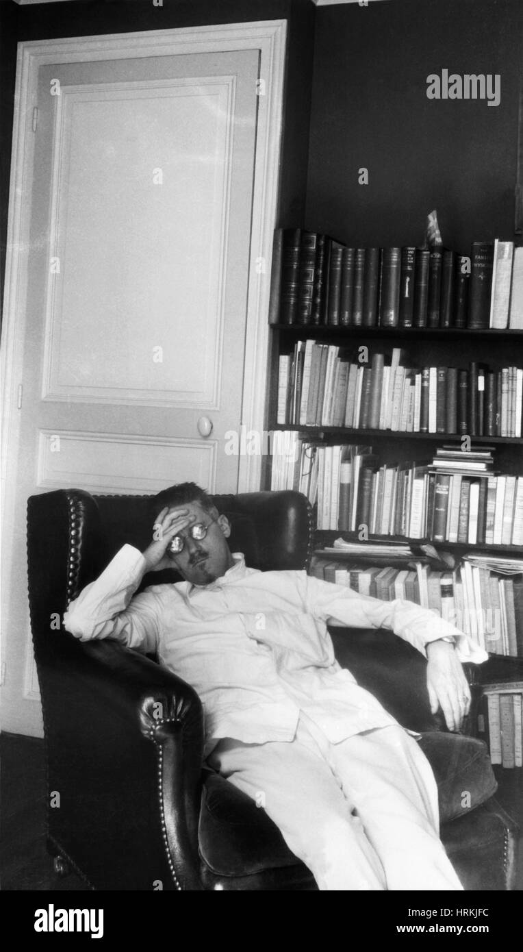James joyce hi-res stock photography and images - Alamy
