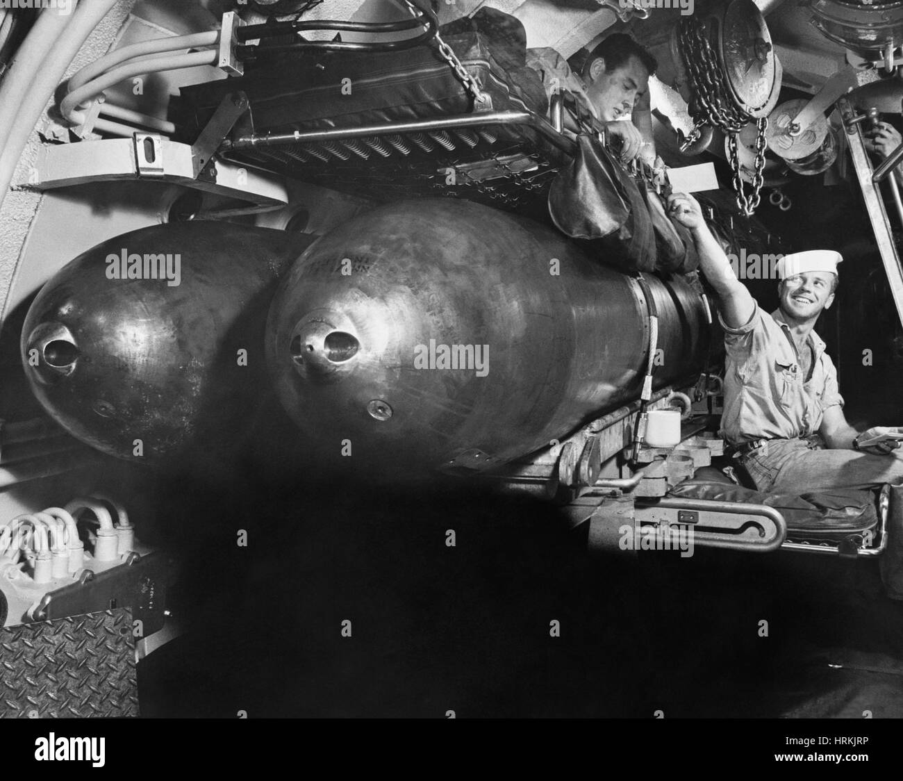 World war 2 sailors hi-res stock photography and images - Alamy