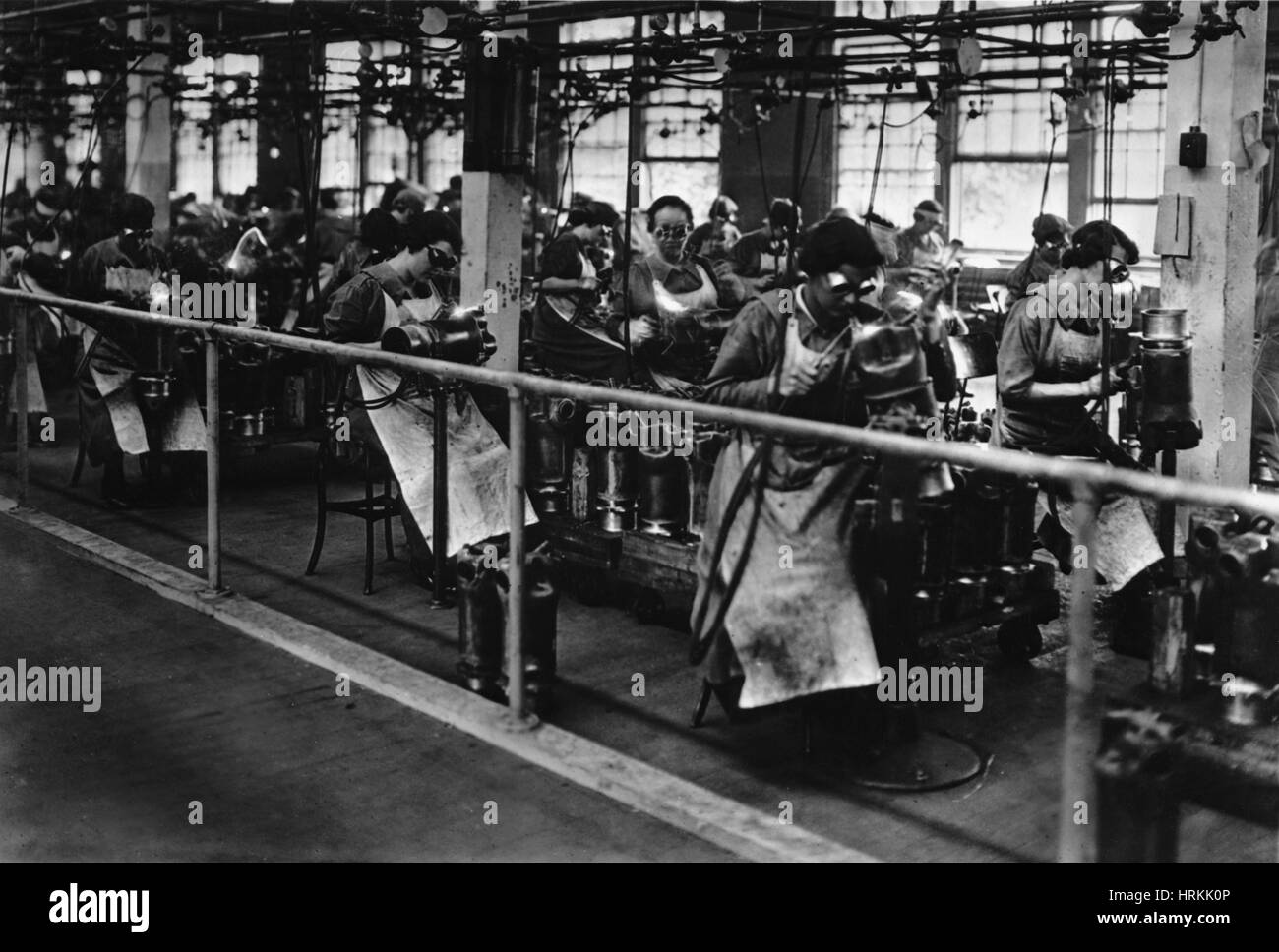 War work wwi women hi-res stock photography and images - Alamy