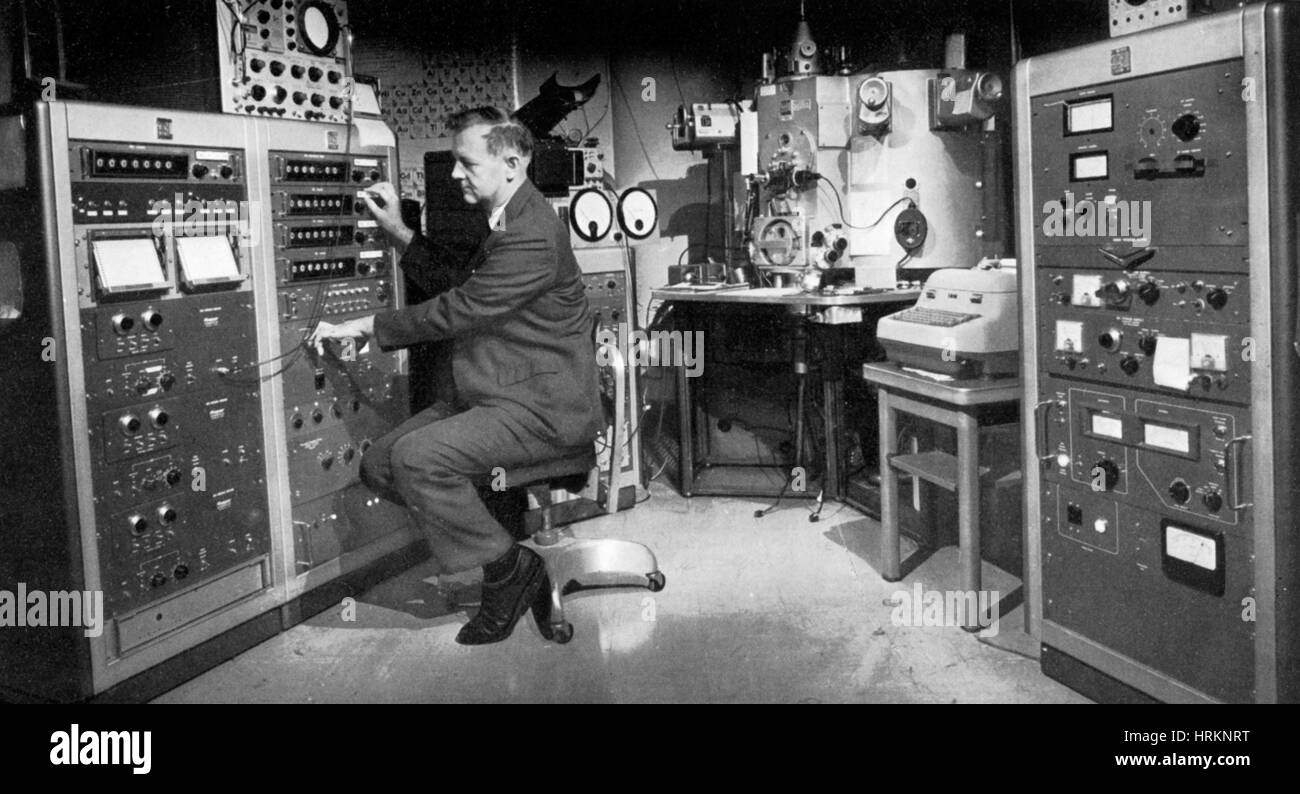 Electron microprobe hi-res stock photography and images - Alamy