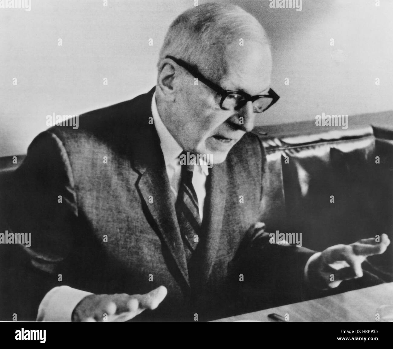 Robert s mulliken Black and White Stock Photos & Images - Alamy
