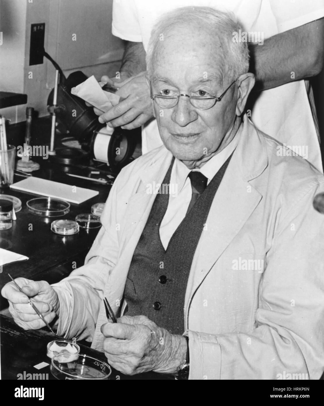 Francis peyton rous Black and White Stock Photos & Images - Alamy