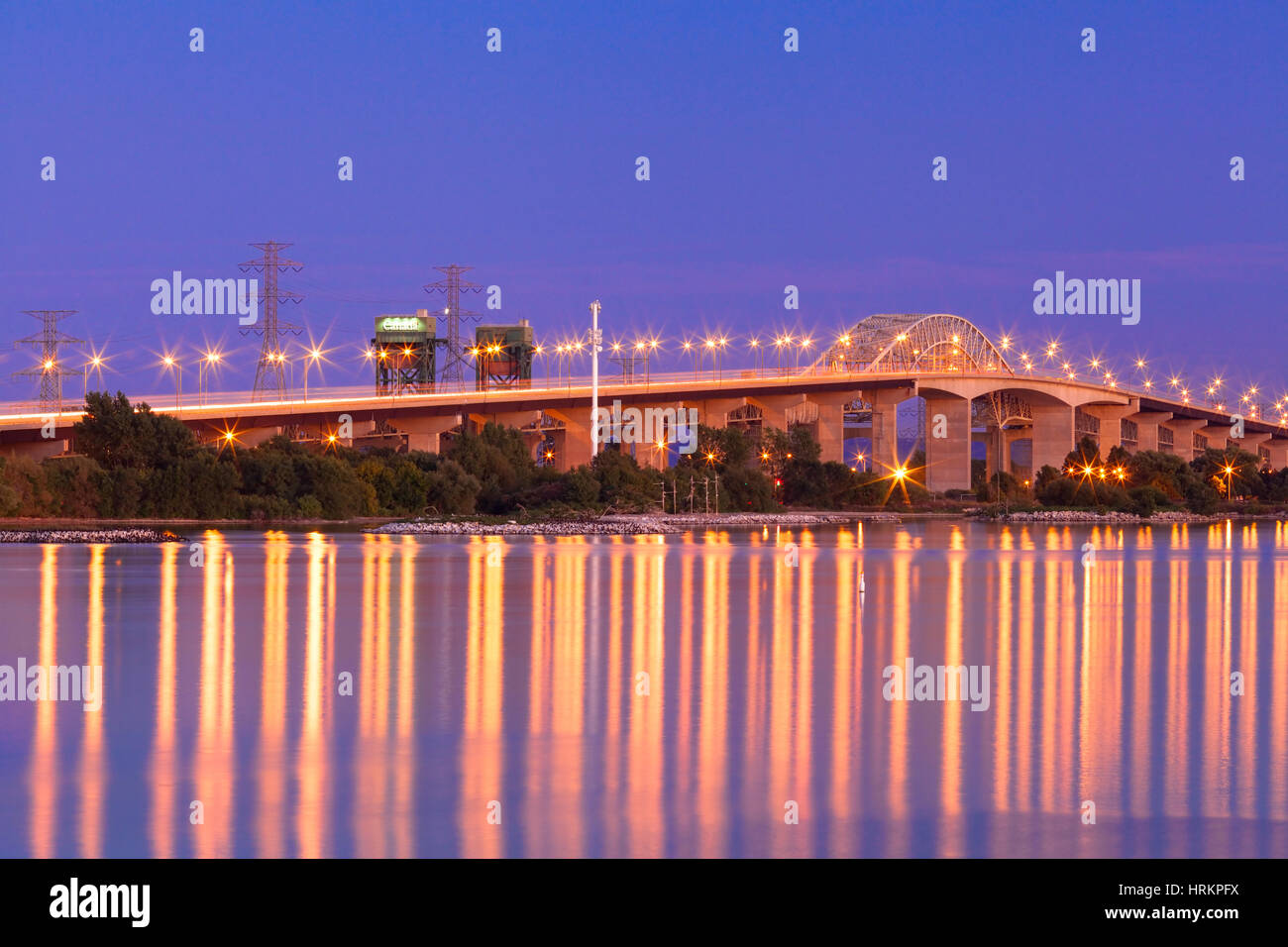 The Burlington Bay James N. Allan Skyway (Burlington Skyway) at dusk ...