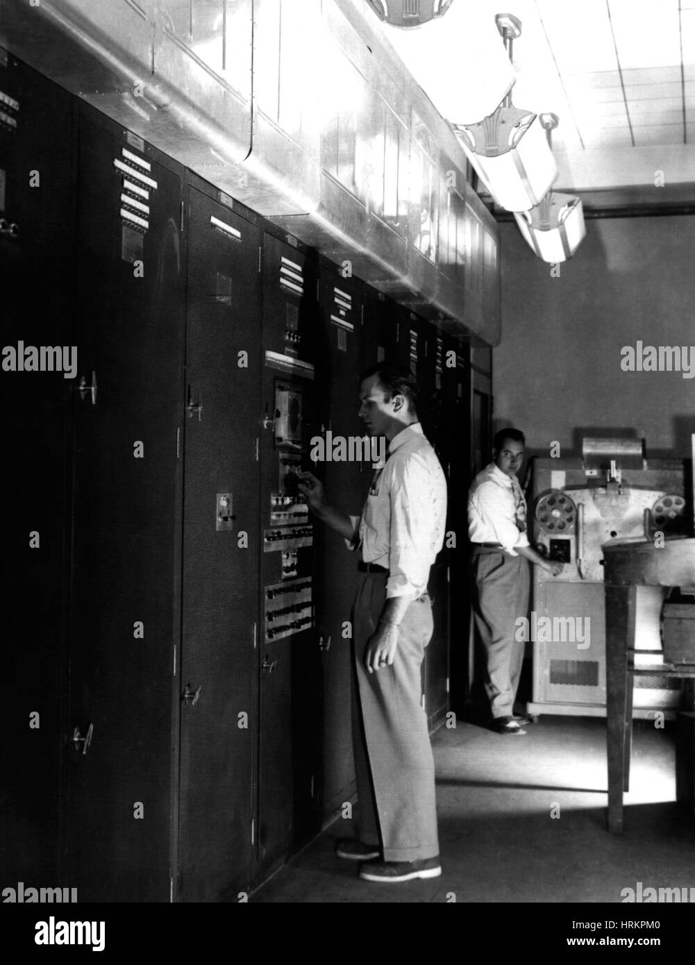 Early computer 1950s hi-res stock photography and images - Alamy