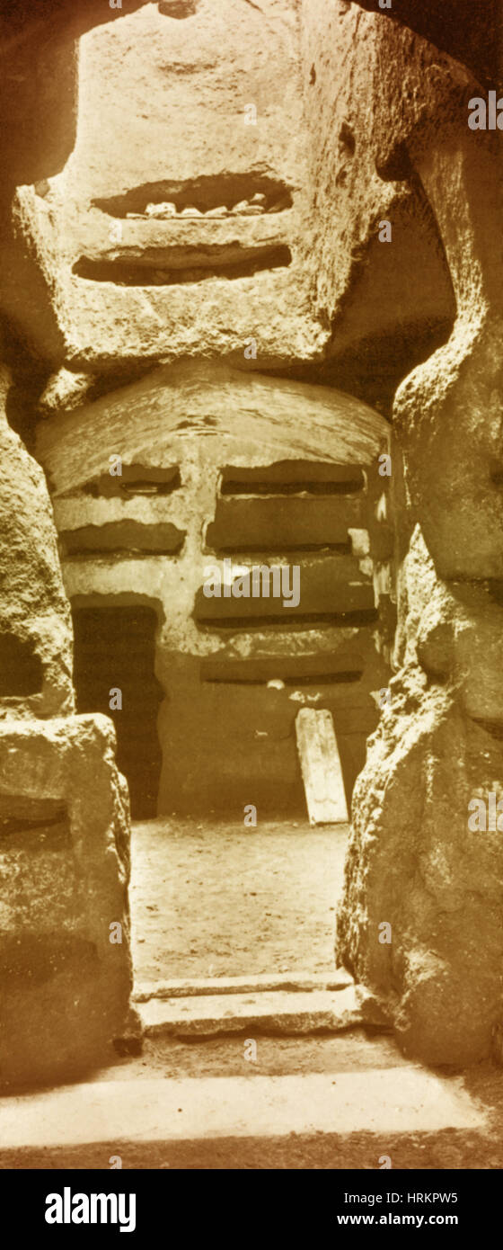 Ancient catacombs hi-res stock photography and images - Alamy