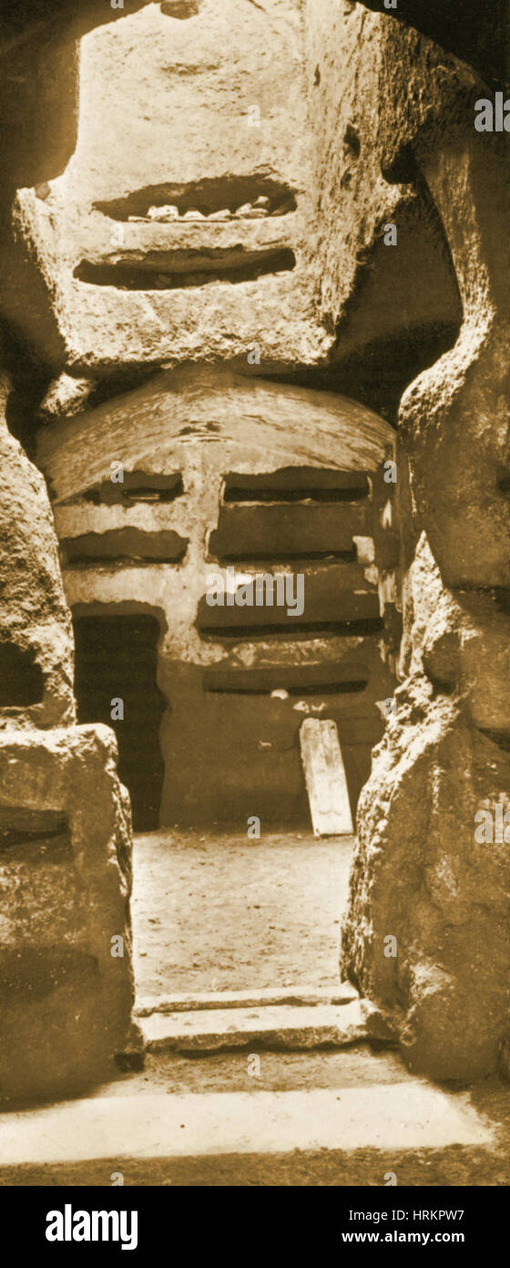 Ancient catacombs hi-res stock photography and images - Alamy