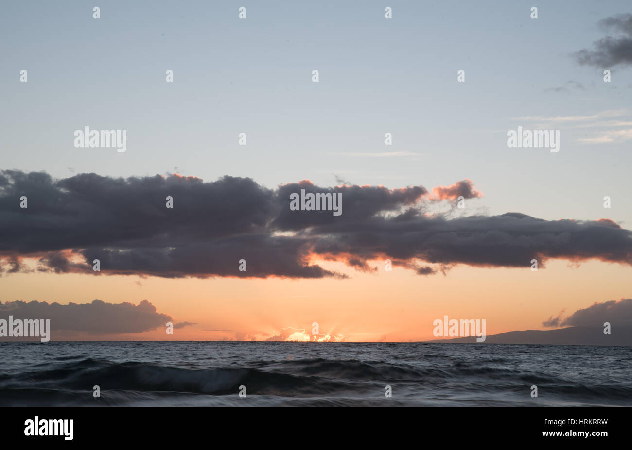 Sinking sun on horizon hi-res stock photography and images - Alamy