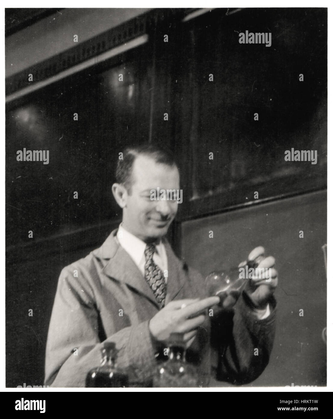 Linus pauling hi-res stock photography and images - Alamy