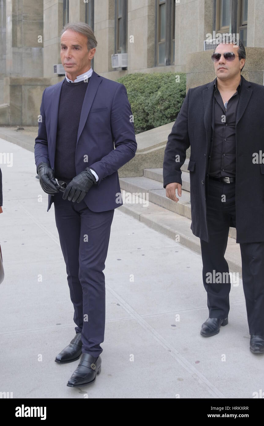 Lloyd Klein attends a Manhattan Court for the case against Jocelyn ...