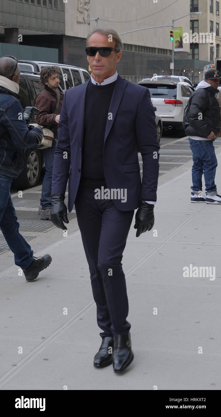 Lloyd Klein attends a Manhattan Court for the case against Jocelyn ...