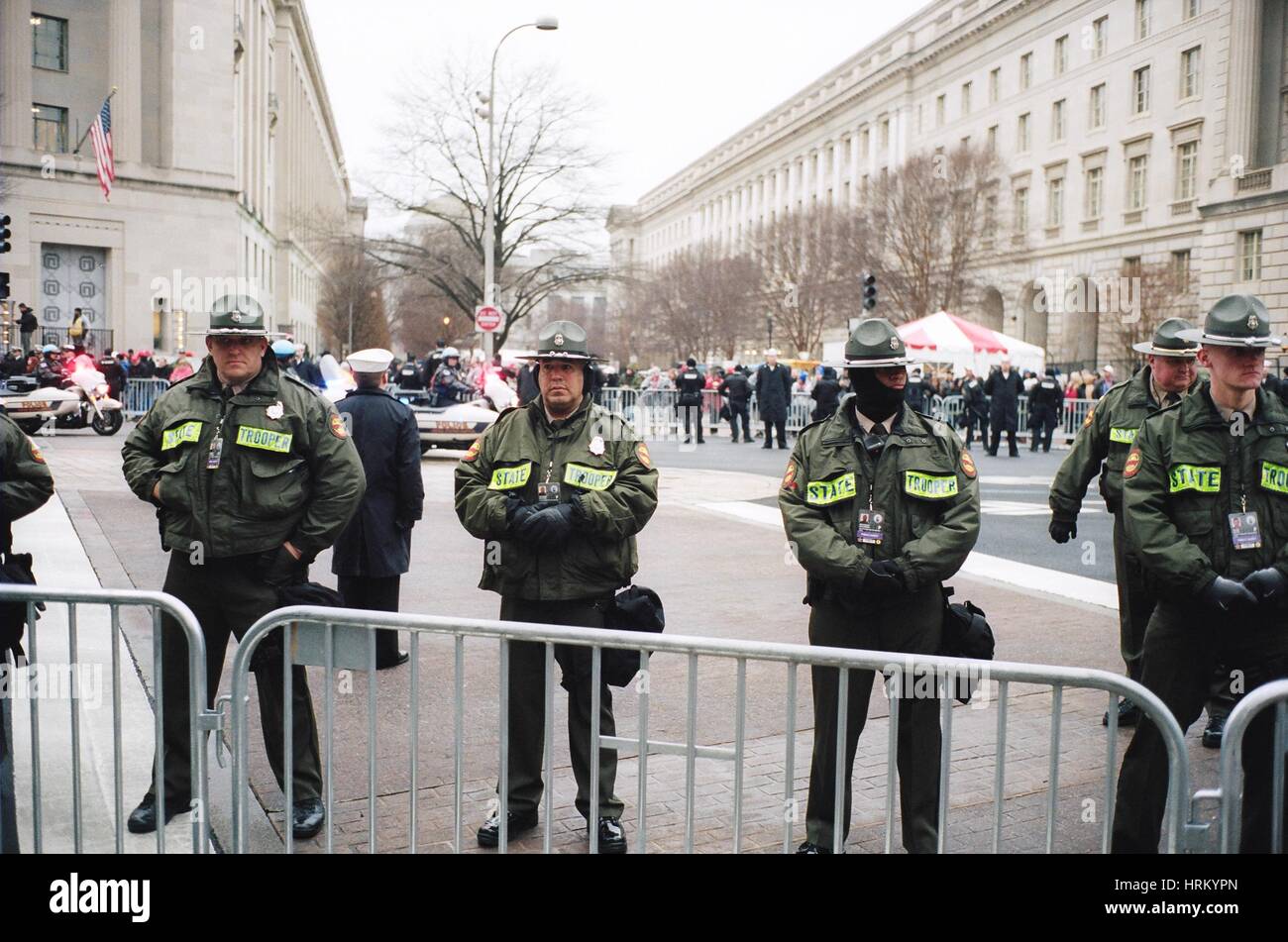 President motorcade pennsylvania avenue hi-res stock photography and ...