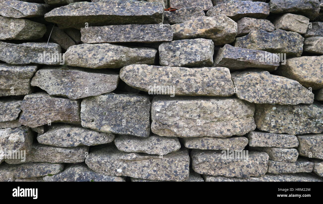 Stone wall close up, Cotswolds, England Stock Photo - Alamy