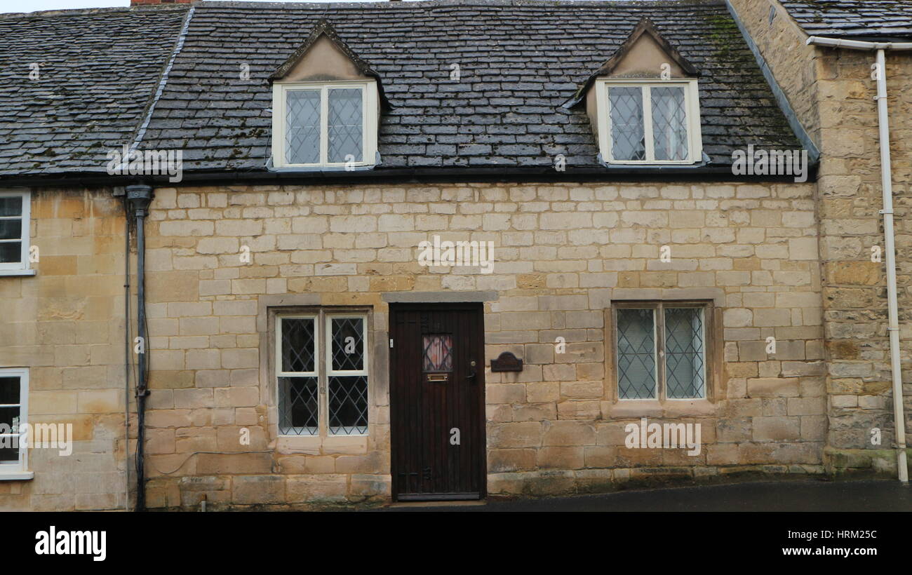 Cotswold stone house home tourism hi-res stock photography and images ...