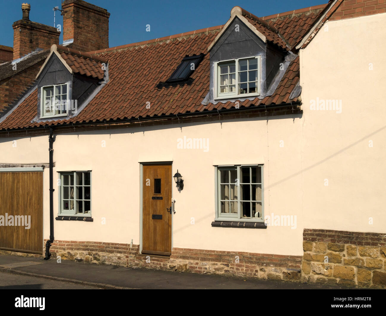 Cream coloured house hi-res stock photography and images - Alamy