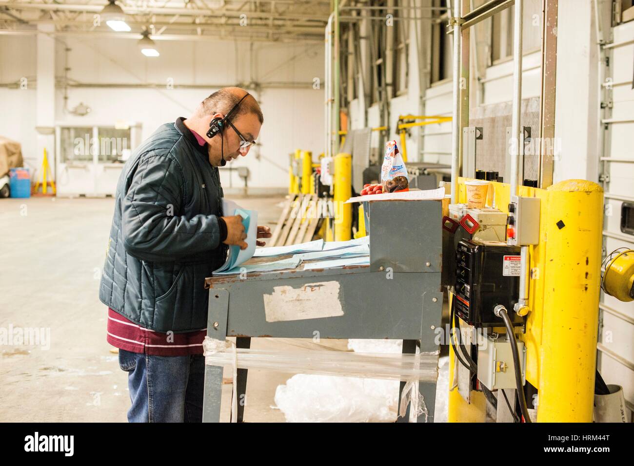 Crunching hi-res stock photography and images - Alamy