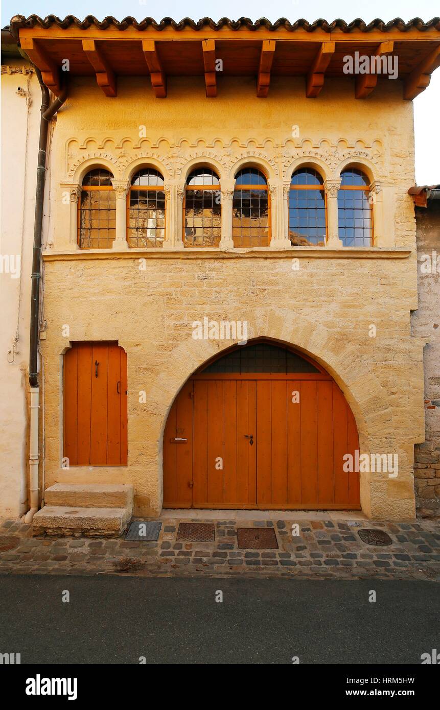 Romanesque house hi-res stock photography and images - Alamy