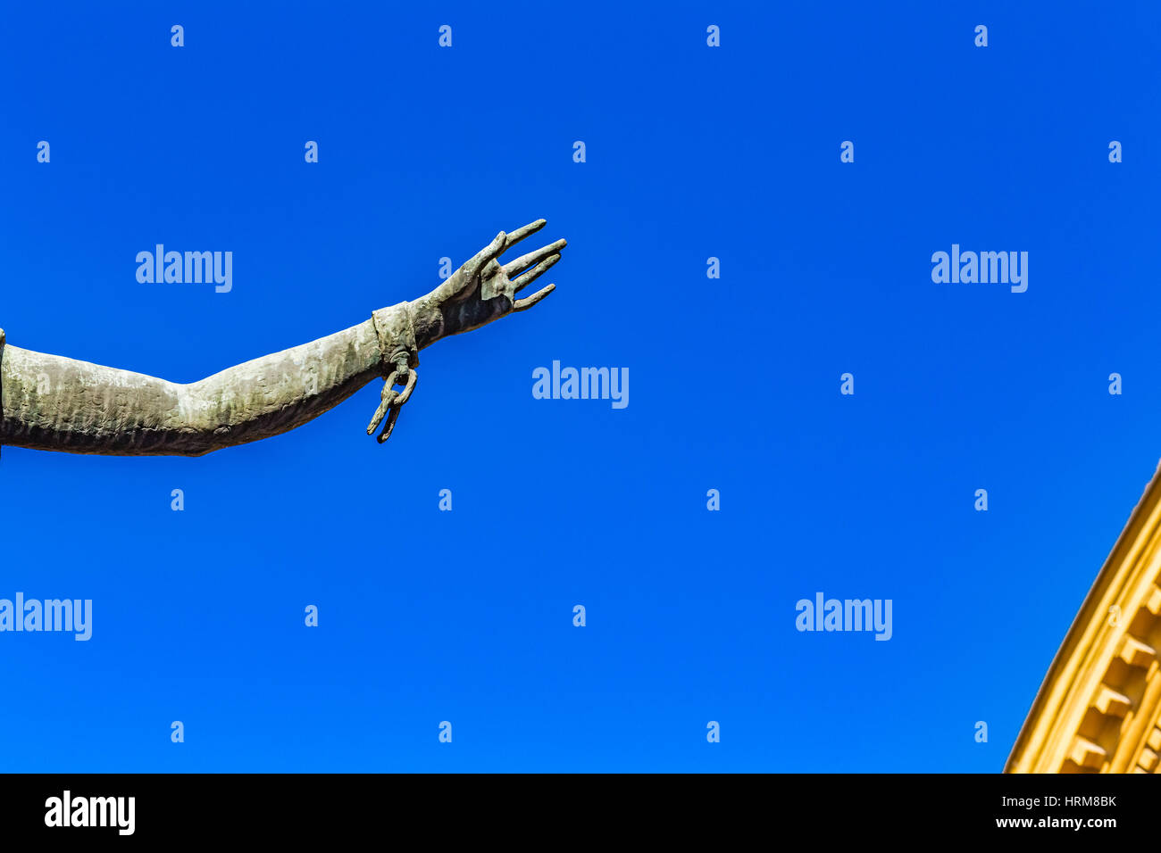 Statue justice broken hi-res stock photography and images - Alamy