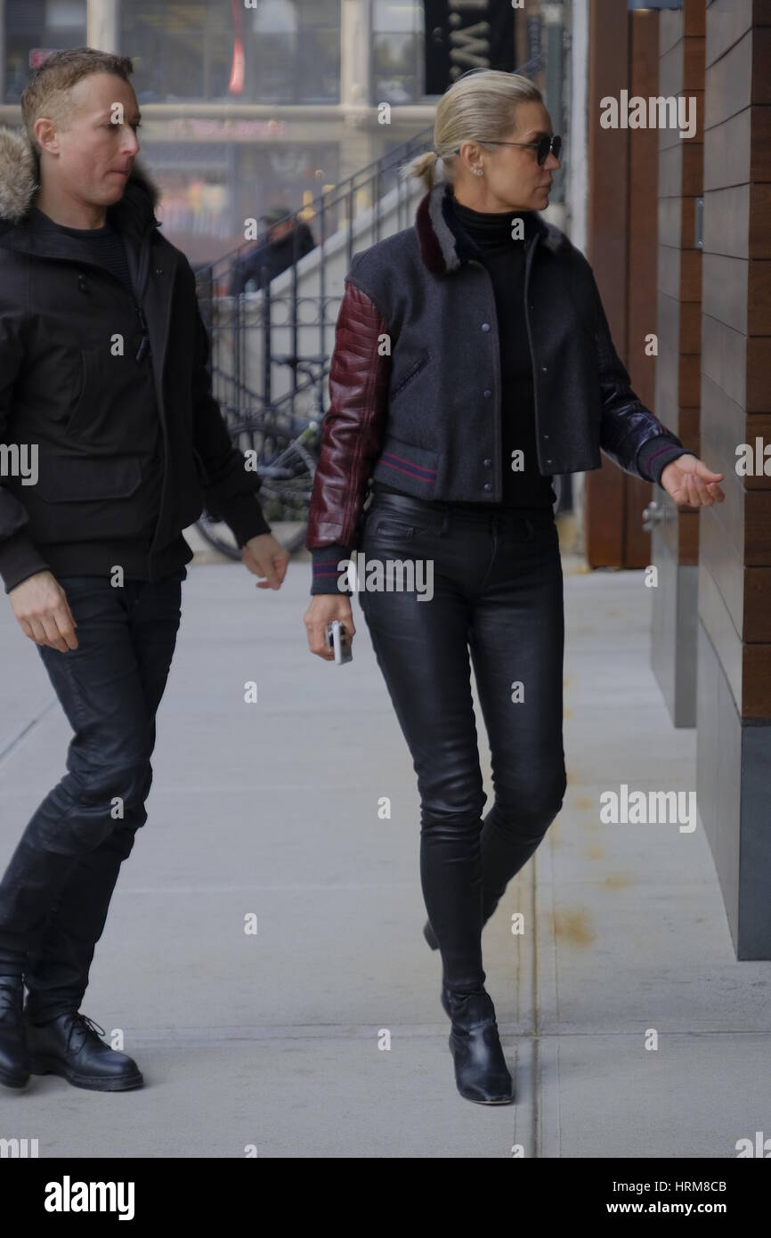 Yolanda Foster arriving home in New York Featuring: Yolanda Foster ...