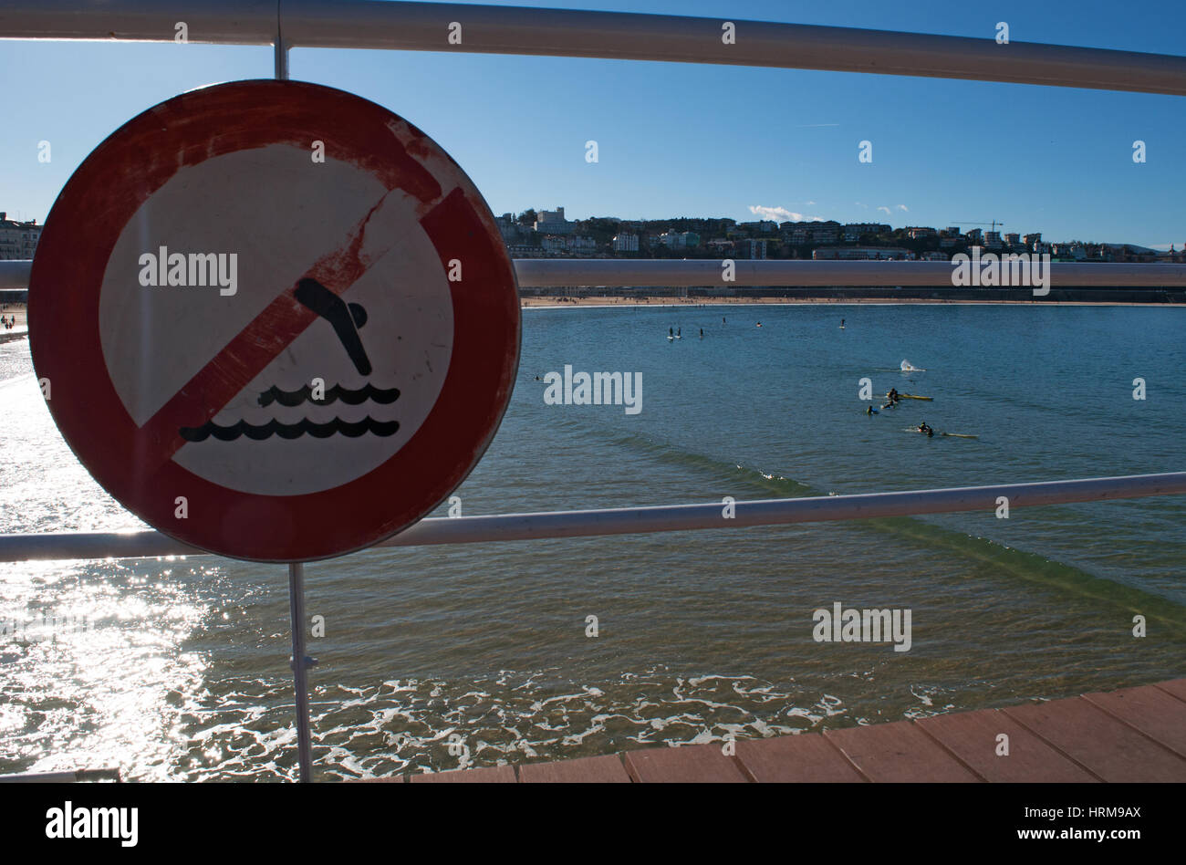 Spain: ban on diving from the pier in Donostia-San Sebastian with view ...