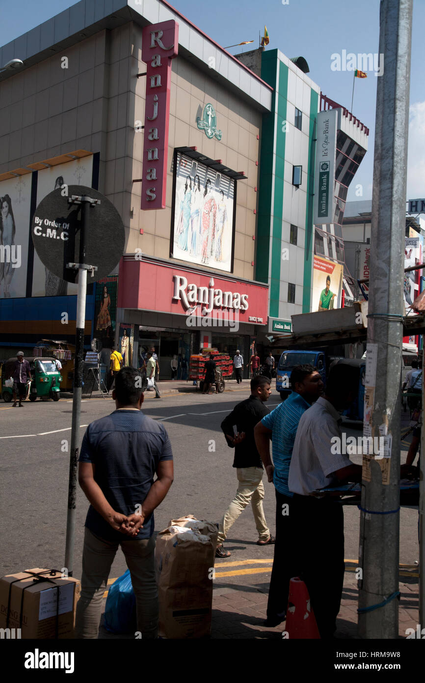 main street pettah colombo sri lanka Stock Photo - Alamy