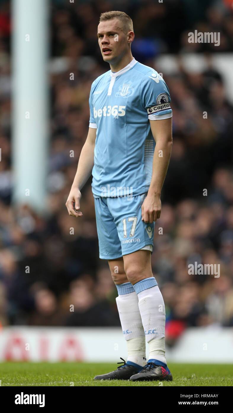 Stoke City's Ryan Shawcross Stock Photo - Alamy