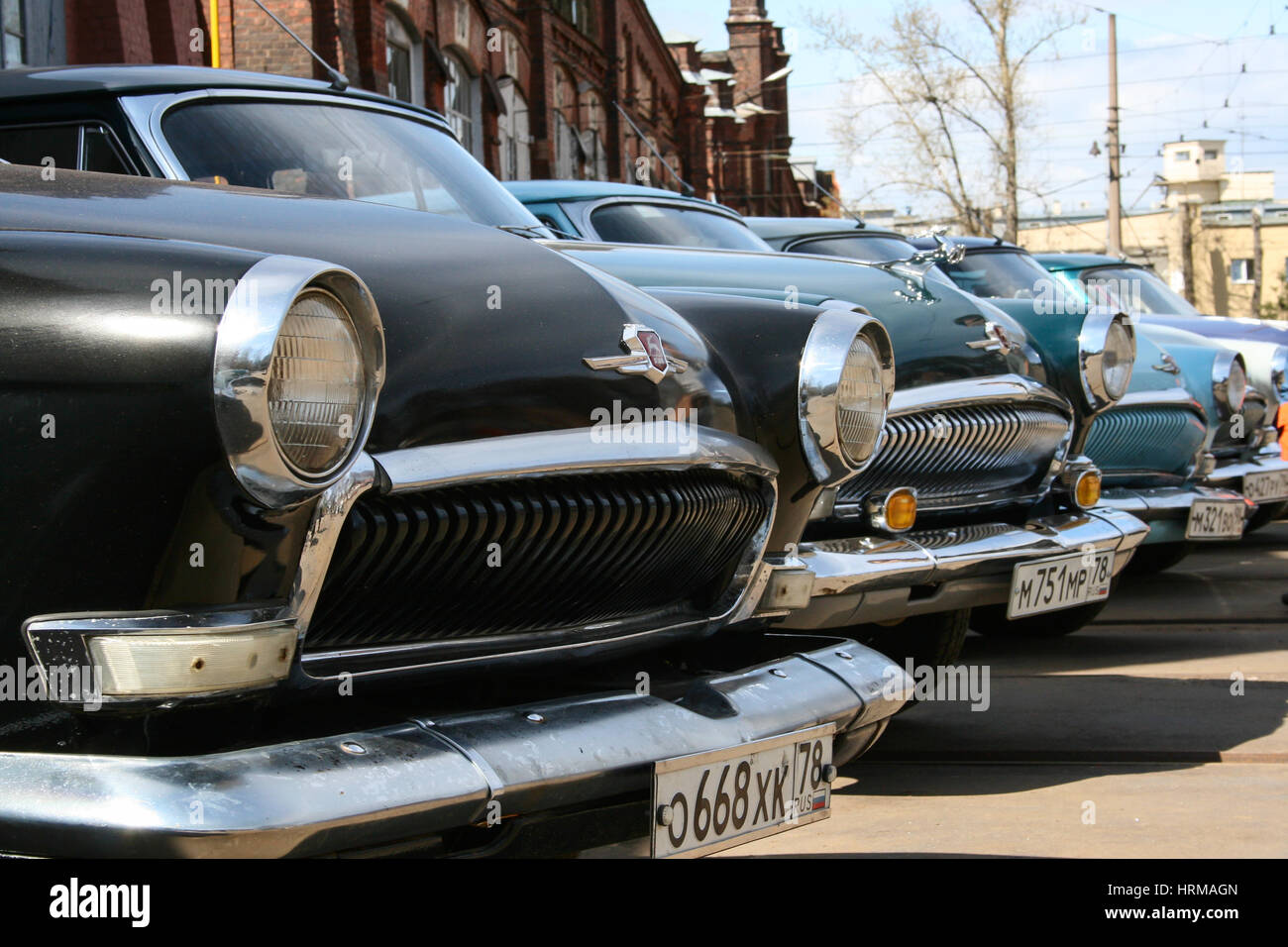 Row of Soviet vintage cars on the show Stock Photo - Alamy