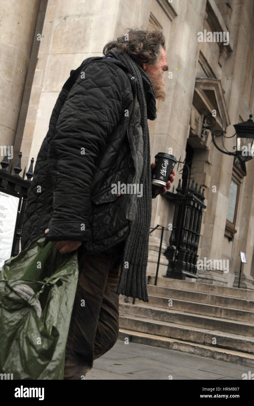 Scruffy man uk hi-res stock photography and images - Alamy