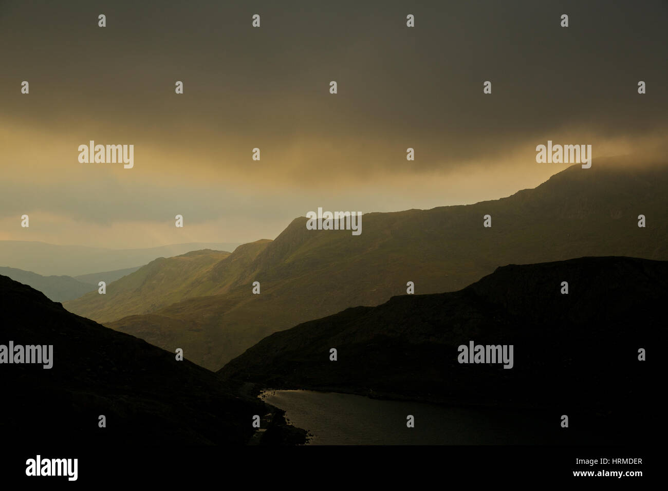 Jacobs Ladders and dramatic sky formations appear over Snowdonia ...