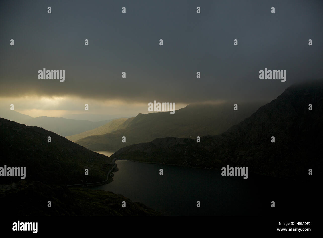 Jacobs Ladders and dramatic sky formations appear over Snowdonia ...