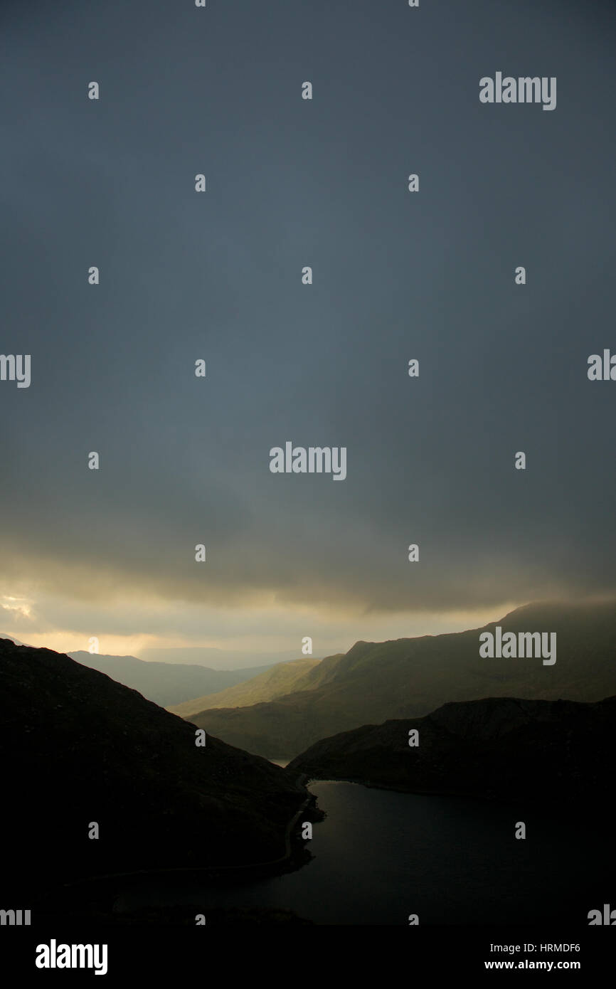 Jacobs Ladders and dramatic sky formations appear over Snowdonia ...