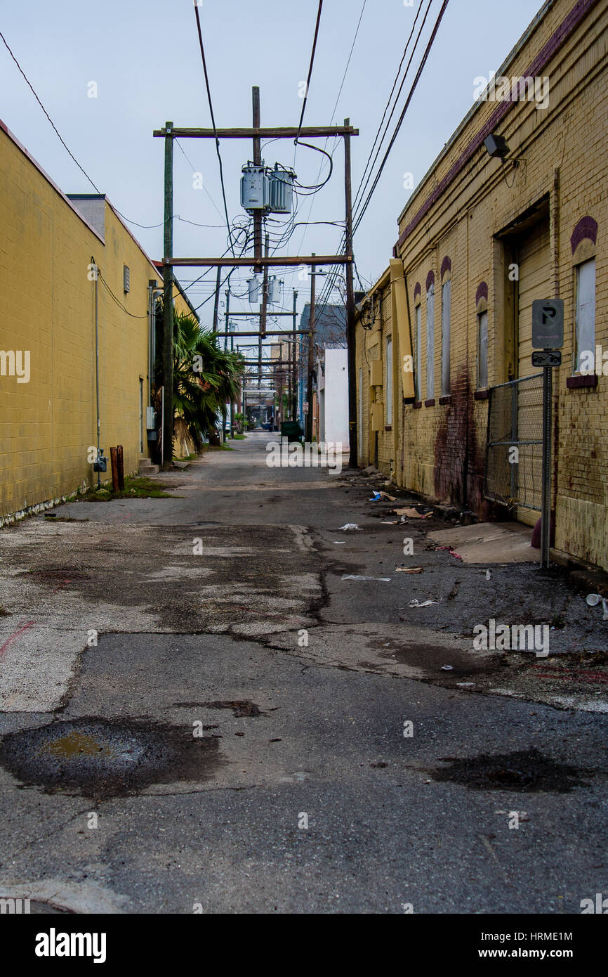 Long narrow pathway hi-res stock photography and images - Alamy