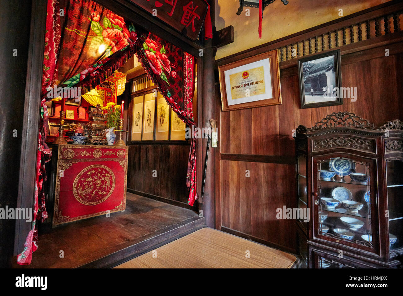 Ancestor altar in the Old House of Duc An. Hoi An Ancient Town, Quang ...