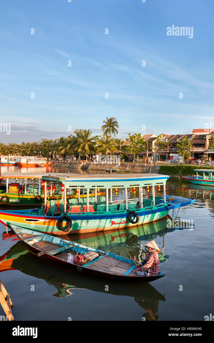 Conical boats hi-res stock photography and images - Alamy