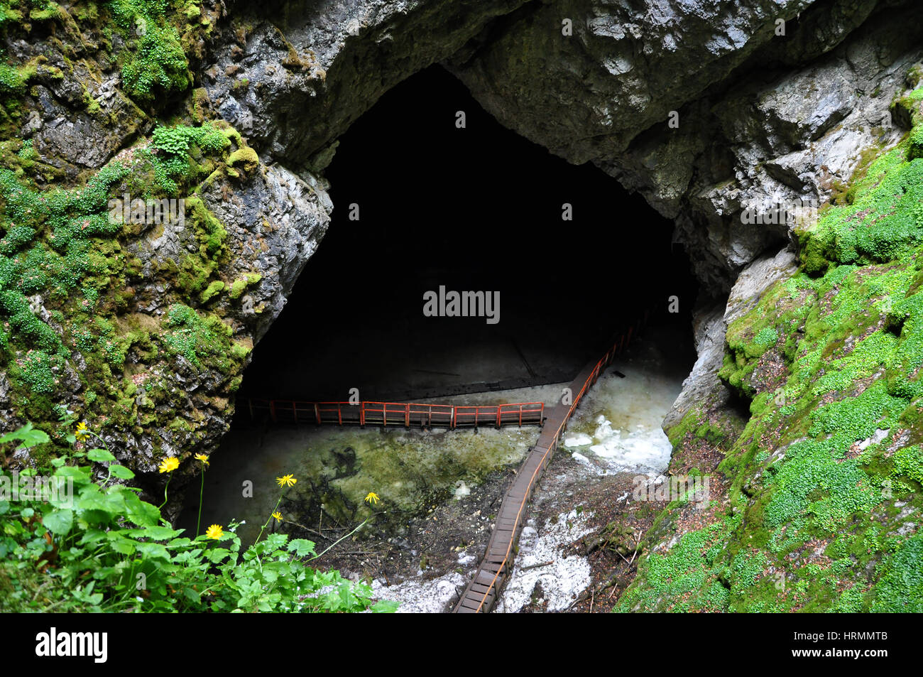 Underground glacier romania hi-res stock photography and images - Alamy