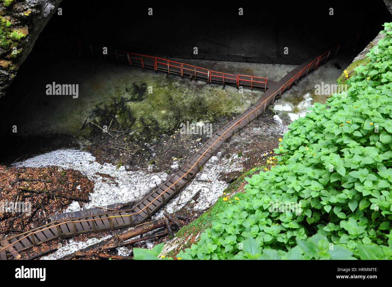 Underground glacier romania hi-res stock photography and images - Alamy