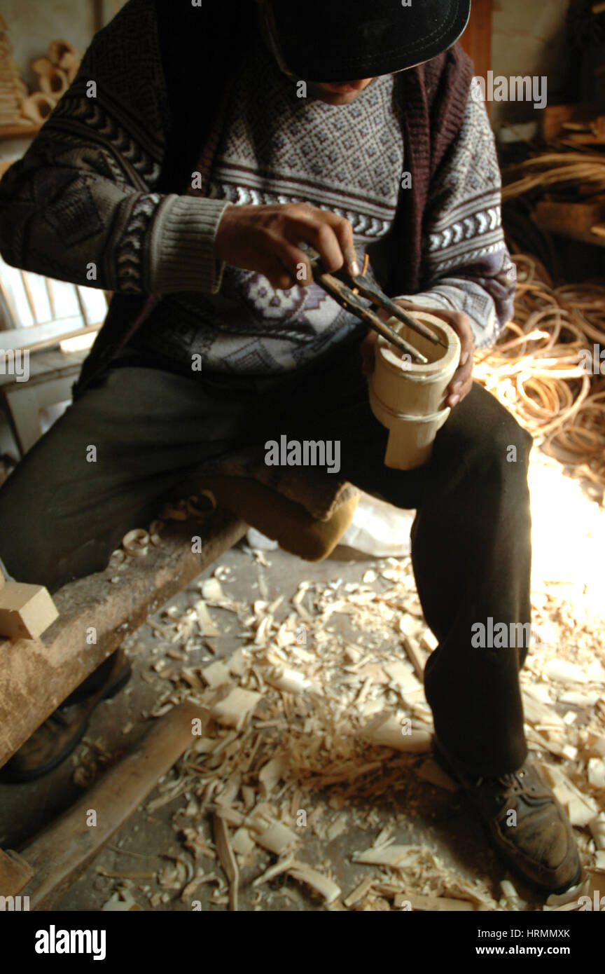 PATRAHAITESTI - CCA JUNE: Carpenter handcrafting a traditional Romanian ...