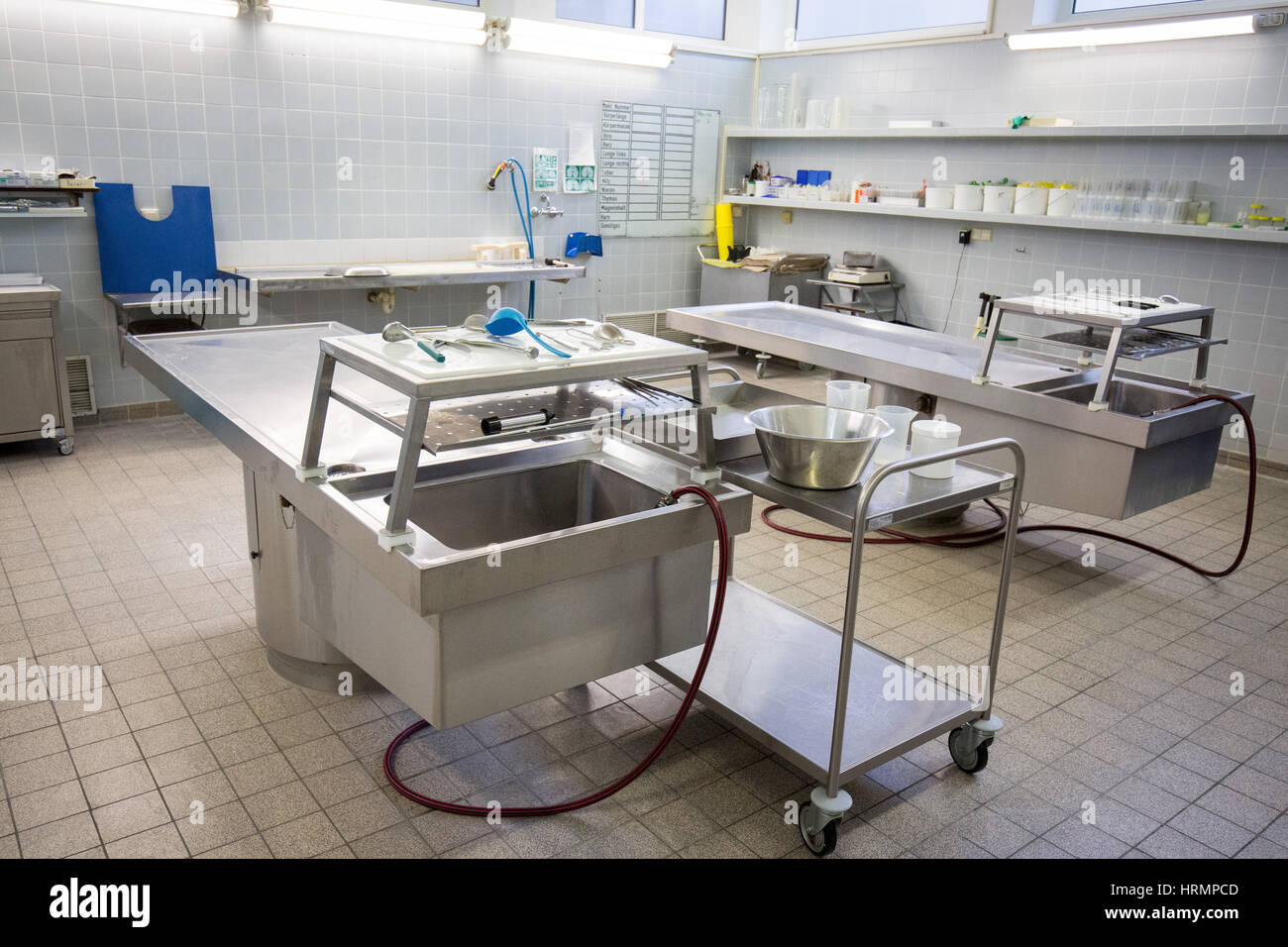 Autopsy room hi-res stock photography and images - Alamy