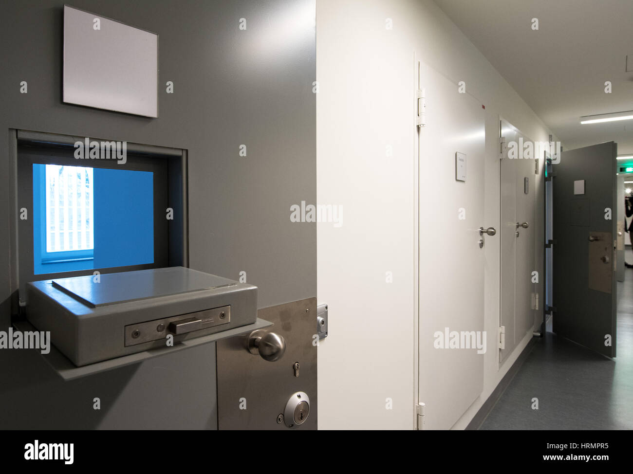 Prison hatch hi-res stock photography and images - Alamy